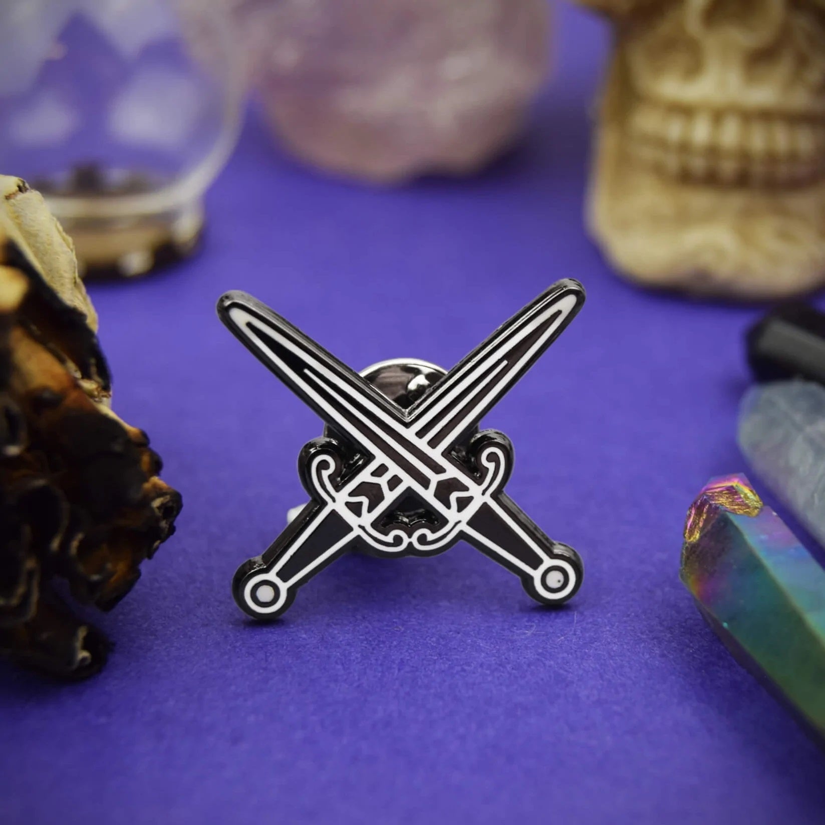 Crossed Daggers Enamel Lapel Pin Badge – Minimum Mouse